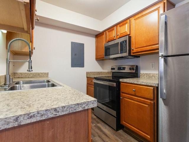 Clearwater Farm 3 Bedroom Apartment for Rent at 5401 Lowerfield Dr, Louisville, KY 40219 Okolona