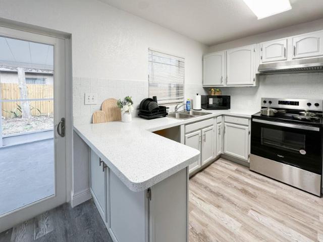 Clearwater House by St Pete Airport with Dining a