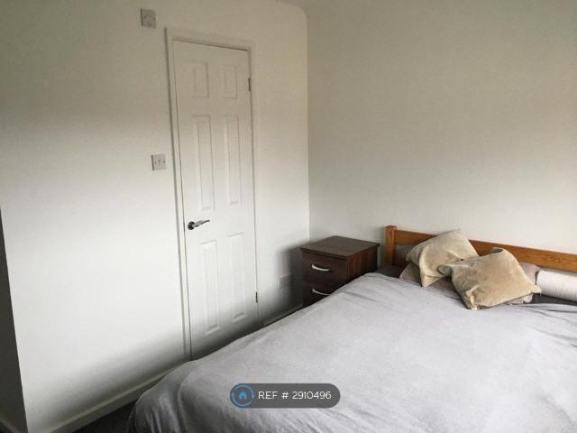Cleavers Avenue, Conniburrow, Milton Keynes MK14, Room to rent, £695 pcm | PrimeLocation
