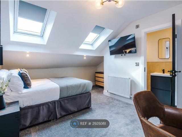 Clegge St, Warrington WA2, Room to rent, £800 pcm | PrimeLocation