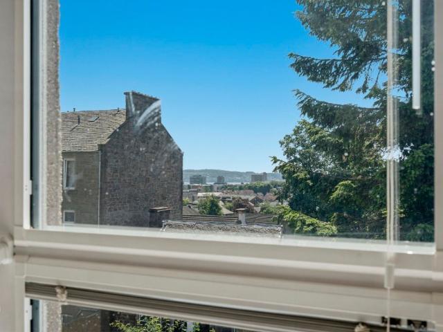 Cleghorn Street, West End, Dundee DD2, 2 bed flat to rent, £750 pcm | PrimeLocation
