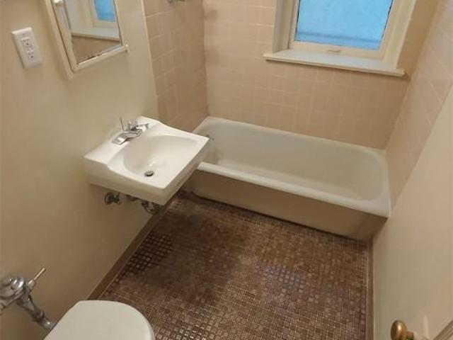 Clemar Apartments 2 Bedroom Apartment for Rent at 2062 Marshall Ave, St. Paul, MN 55104 Merriam Park West