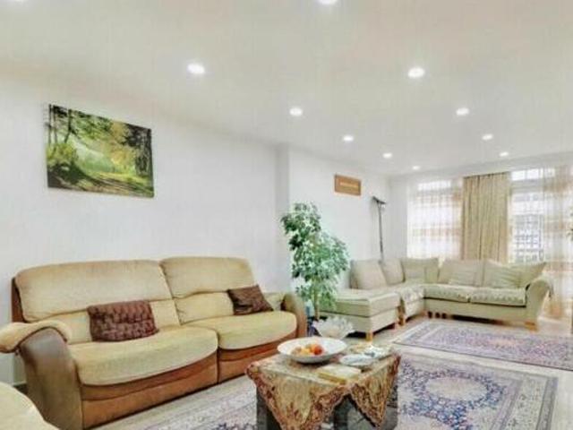 Clement Close, London, 4 Bedroom Town