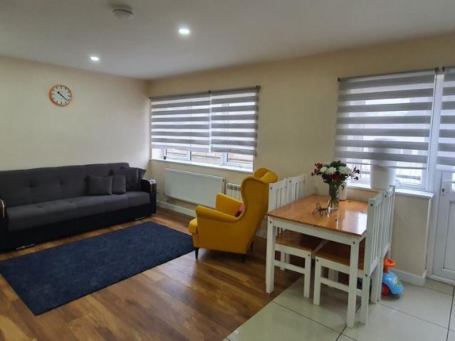 Clements Road, Ilford IG1, 2 bed flat to rent, £1,950 pcm | PrimeLocation