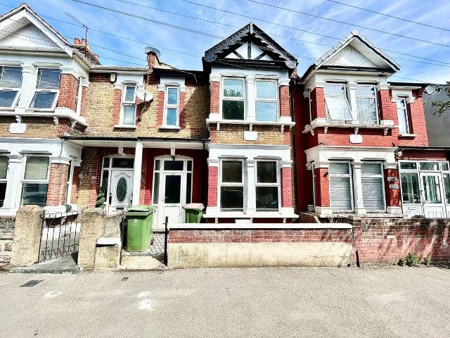 Clements Road, London E6, 4 bed property to rent, £2,500 pcm | PrimeLocation