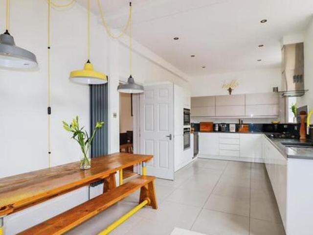 Clements Road, Woodbridge, 5 Bedroom Town
