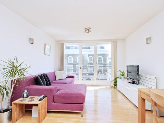 Clephane Road, London N1, 2 bed flat to rent, £2,600 pcm | PrimeLocation