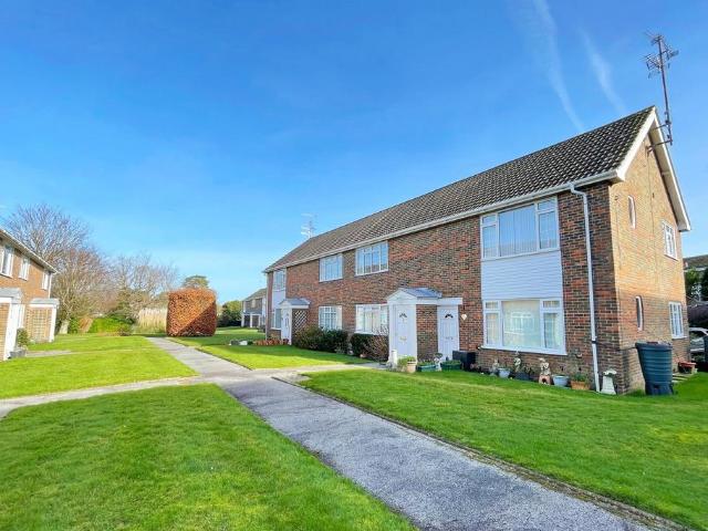 Clerks Acre, Hassocks, West Sussex. 2 bed flat to rent £1,475 pcm £340 pw