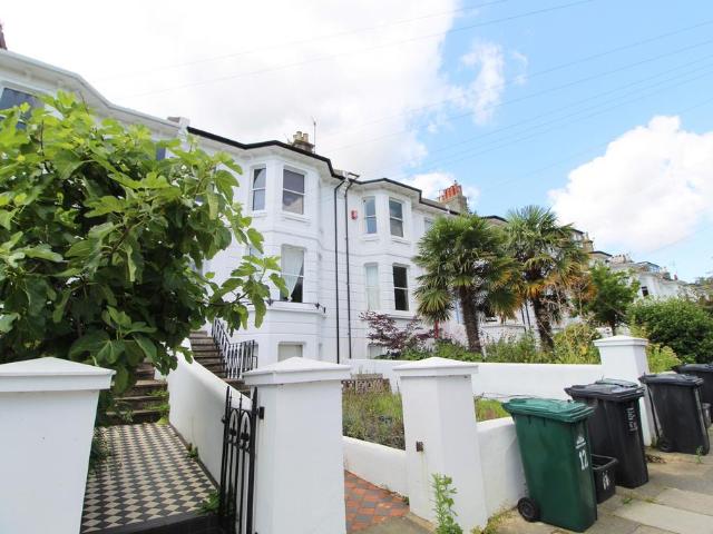 Clermont Terrace, Brighton, BN1 1 bed flat to rent £1,550 pcm £358 pw