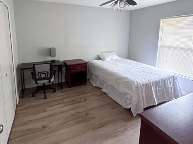 Clermont House with Dining area. Beautiful & newly renovated