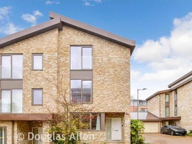 Clermont Place, Romford, 4 Bedroom Semi detached