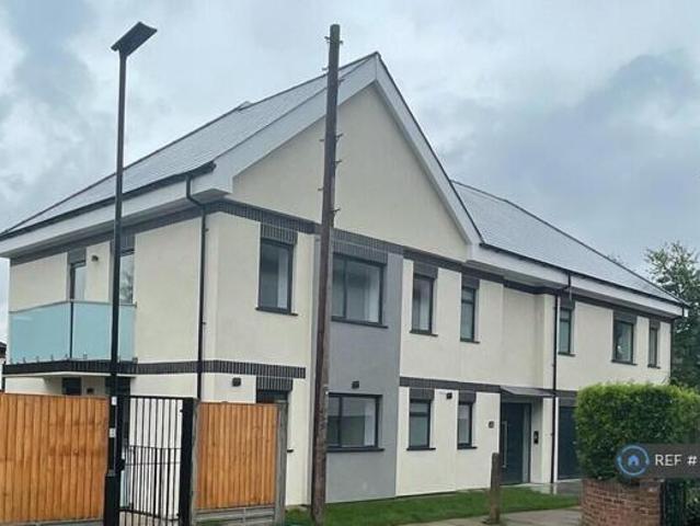 Clitherow Road, Brentford, 2 Bedroom Flat