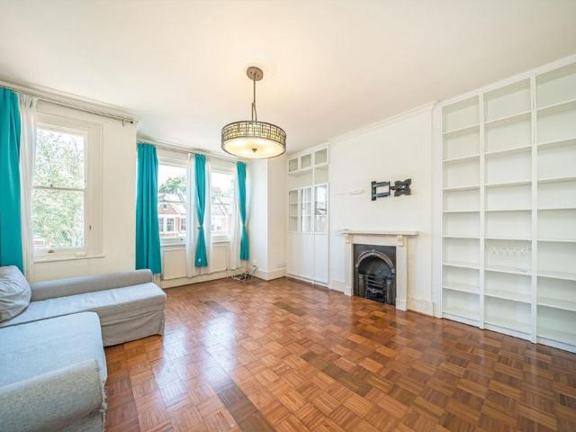 Clive Road, London SE21 2 bed maisonette to rent £2,200 pcm £508 pw