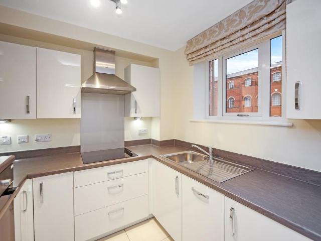 Clive Road, Redditch B97 2 bed retirement property to rent £1,600 pcm £369 pw