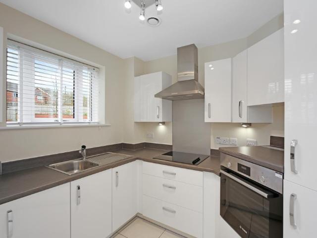 Clive Road, Redditch B97 2 bed retirement property to rent £1,600 pcm £369 pw