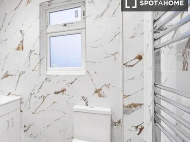 Clive Road, West Dulwich, London, SE21 8BT, United Kingdom | Room for rent #160500995 | Rentberry