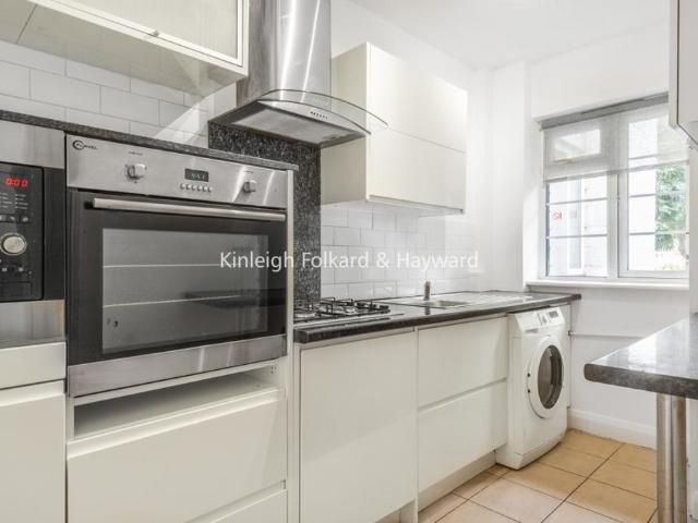 Clive Road, West Dulwich, London, SE21 2 bed flat to rent £1,800 pcm £415 pw