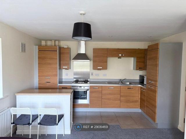 Cliveden Court, Northolt UB5, 2 bed flat to rent, £1,850 pcm | PrimeLocation