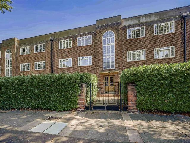 Clifden Court, Twickenham TW1, 2 bed flat to rent, £2,000 pcm | PrimeLocation