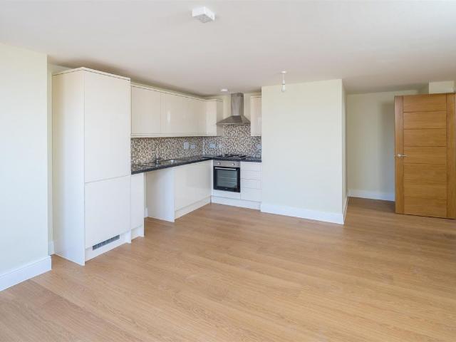 Clifden Road, Brentford TW8, 1 bed flat to rent, £1,725 pcm | PrimeLocation