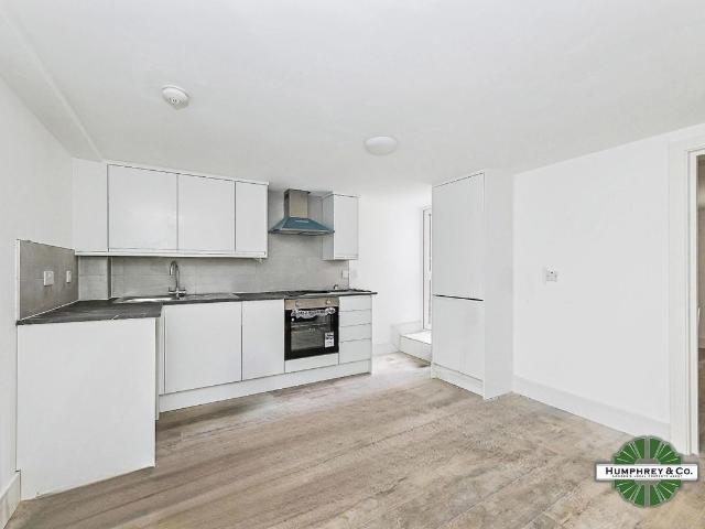 Clifden Road E5, 2 bed flat to rent, £1,900 pcm | PrimeLocation