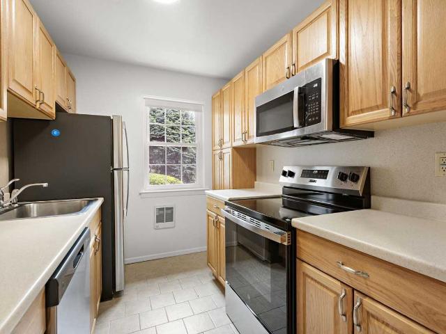 Cliff View Gardens 1 Bedroom Apartment for Rent at 306E Hackensack St, Wood Ridge, NJ 07075