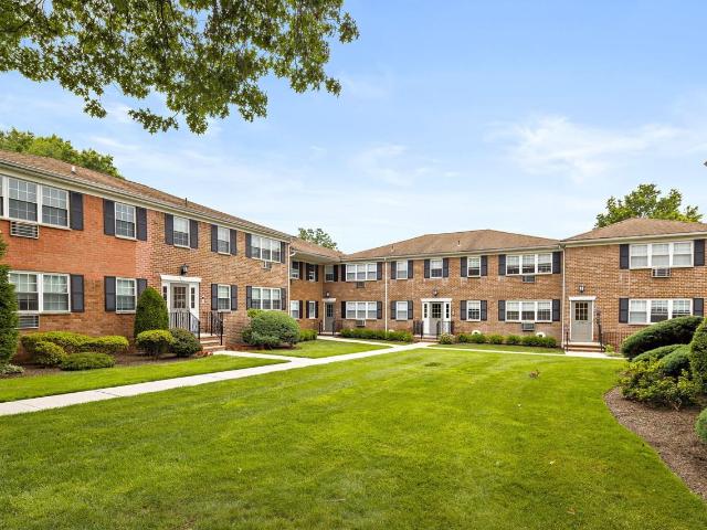 Cliff View Gardens 1 Bedroom Apartment for Rent at 306E Hackensack St, Wood Ridge, NJ 07075