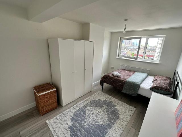 Cliff Walk, London E16, 4 bed shared accommodation to rent, £850 pcm | PrimeLocation