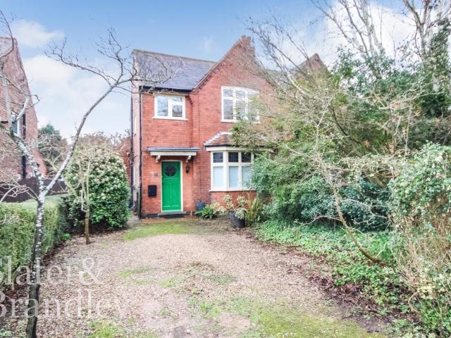 Cliff Way, Radcliffe on Trent. 3 bed semi detached house to rent £1,395 pcm £322 pw