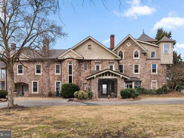 Cliff Ave, Edgewater Park, Home For Sale
