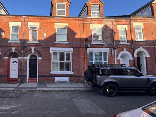 Cliff Avenue, Salford, M7 2HN, United Kingdom | 5 bed townhouse for rent #165369761 | Rentberry
