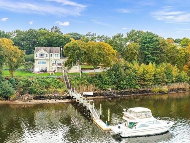Cliff Dr, Freetown, Home For Sale