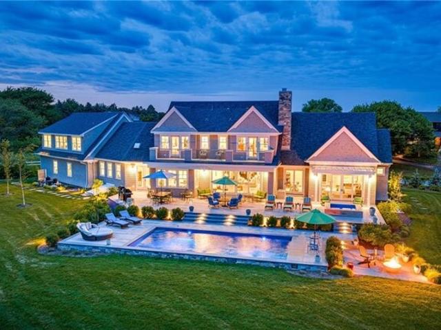 Cliff Dr, Narragansett, Home For Sale