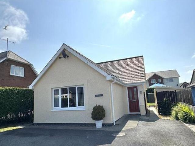 Cliff Drive, Borth, 2 Bedroom Bungalow