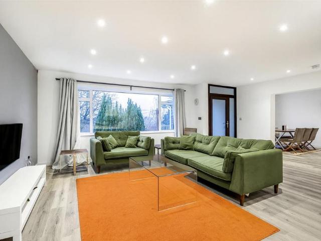Cliff End, CR8 4 bed bungalow to rent £3,200 pcm £738 pw