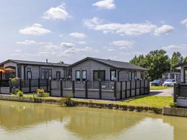 Cliff Lane, Wagtail Country Park, Marston, 2 Bedroom Park