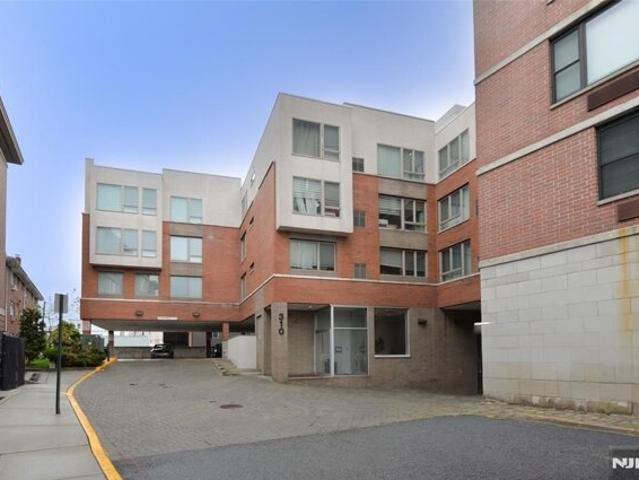 Cliff Ln Apt F, Cliffside Park, Condo For Sale