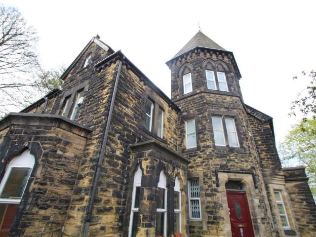 Cliff Road Gardens, Hyde Park, Leeds. 3 bed apartment to rent £2,015 pcm £465 pw