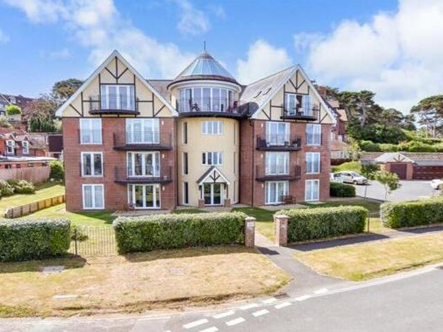 Cliff Road, Totland Bay, 3 Bedroom Apartment