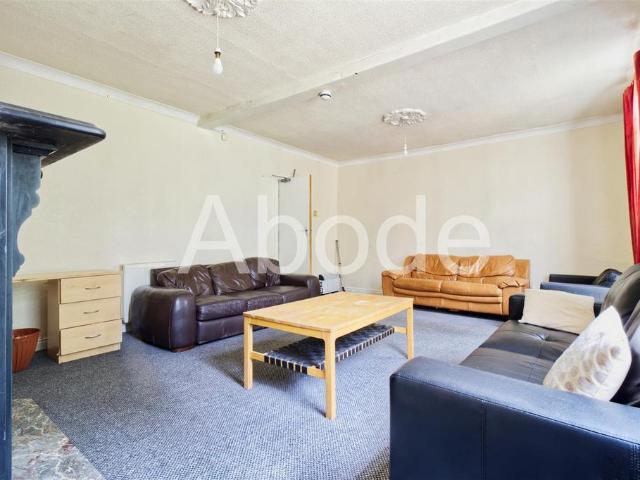 Cliff Road, Woodhouse, Leeds 9 bed house to rent £4,368 pcm £1,008 pw