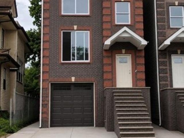 Cliff St, Newark, Home For Sale
