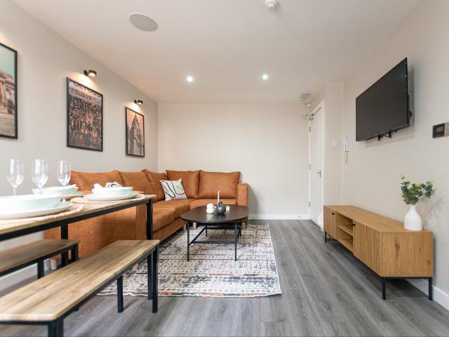 Cliff Street Room 6