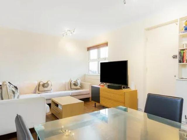 Clifford Avenue, London, SW14 7BF, United Kingdom | 2 bed house for rent #167775042 | Rentberry