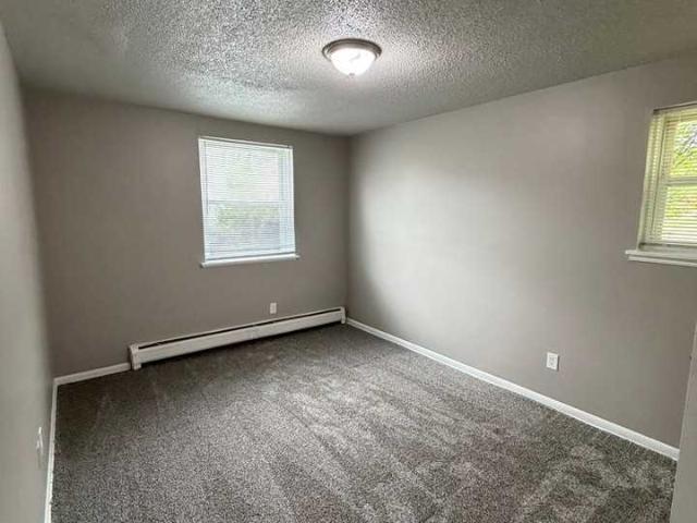 Clifford Park 2 Bedroom Apartment for Rent at 707 E Mount Hope Ave, Lansing, MI 48910