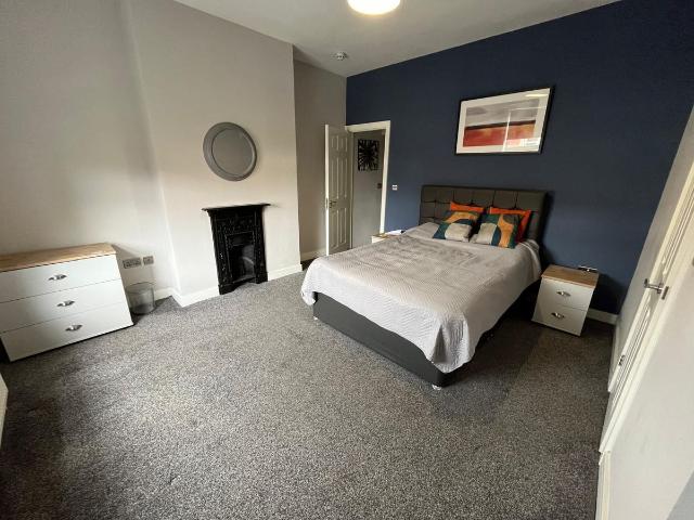 Clifford Place, Churwell, Morley, Leeds LS27, Room to rent, £650 pcm | PrimeLocation