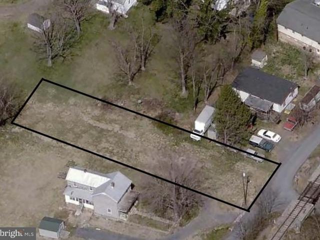 Clifford St, Mount Jackson, VA 22842