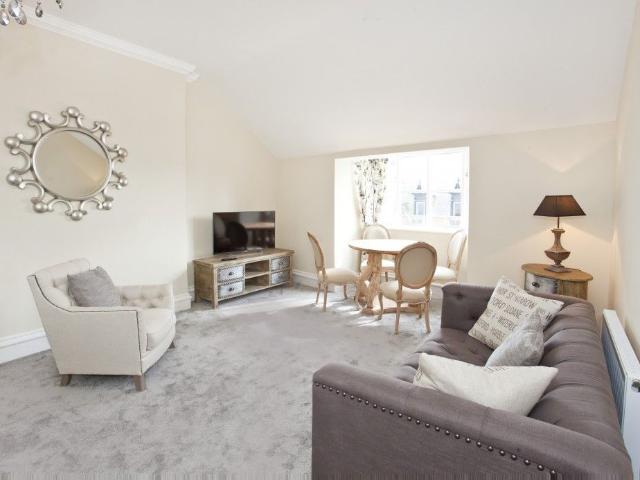 Clifford Street, York YO1, 1 bed flat to rent, £1,100 pcm | PrimeLocation