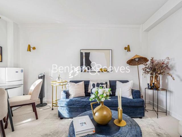 Clifford's Inn, Fetter Lane EC4A 1 bed apartment to rent £3,000 pcm £692 pw