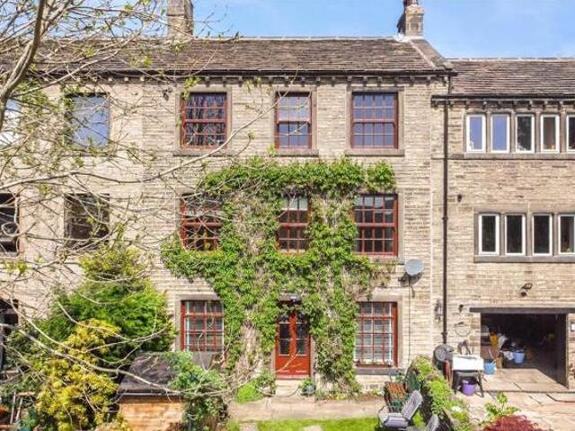 Cliffe Ash, Golcar, 3 Bedroom House