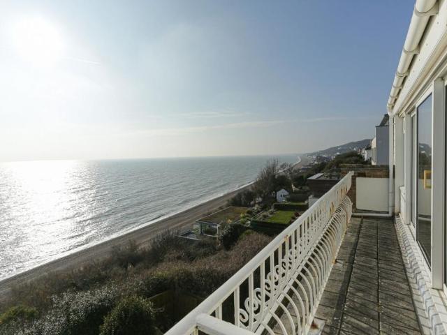 Cliffe House, Radnor Cliff. 4 bed penthouse to rent £2,300 pcm £531 pw
